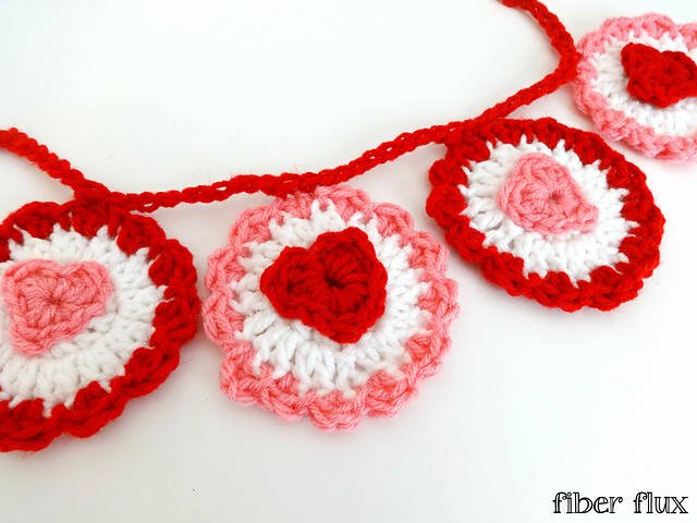 Ravelry: Ruffle Heart Garland pattern by Fiber Flux / Jennifer Dickerson