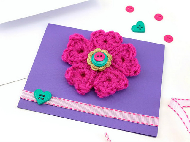 Ravelry: Circle of Hearts Greeting Card pattern by Fiber Flux ...