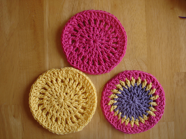 Ravelry: Simply Cheerful Trivets pattern by Fiber Flux / Jennifer Dickerson