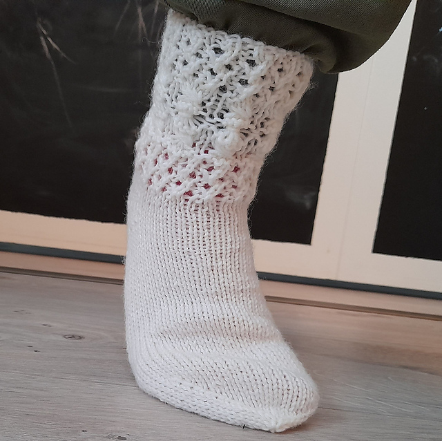 Ravelry: Muhkeat kukat pattern by Maarit Ollitervo