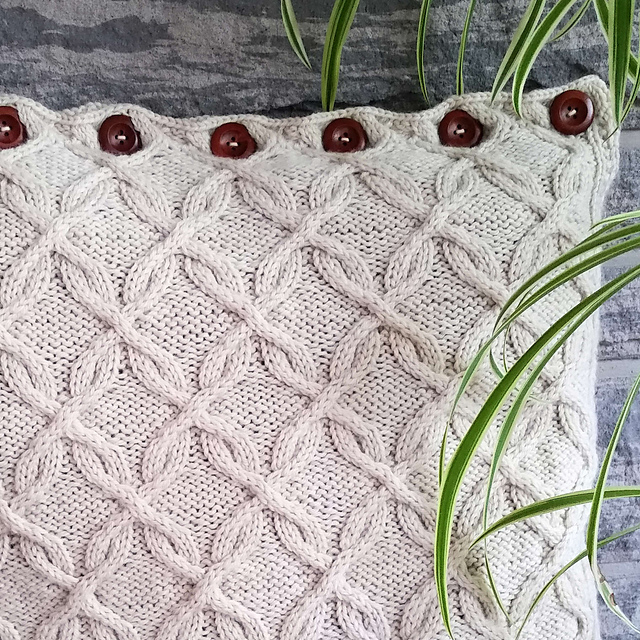Ravelry: Blackthorn pattern by Luise O'Neill