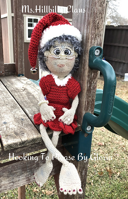 Ravelry: Ms. Hillbilly Claus pattern by Gloria Sustaita