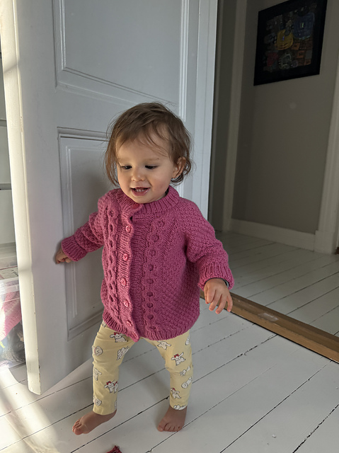 Ravelry: Frida Cardigan pattern by Ingrid Dyb