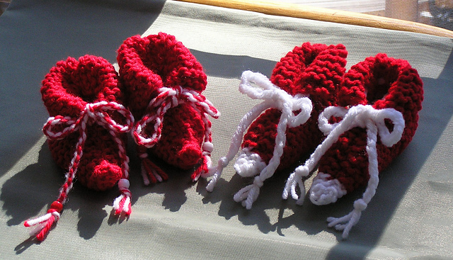 Ravelry: L'il Elf Booties pattern by Ing-credible Threads Designs