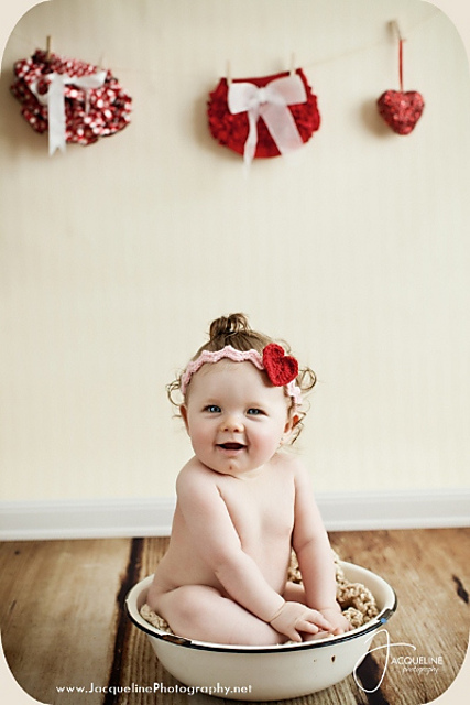 Ravelry: Ric-Rac Heart Headband pattern by Jenny Clayton