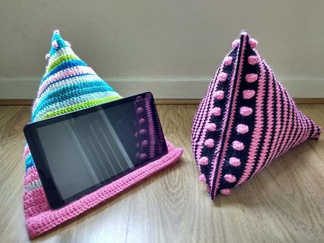 Ravelry: Tablet Pillow pattern by Kath Hewitt
