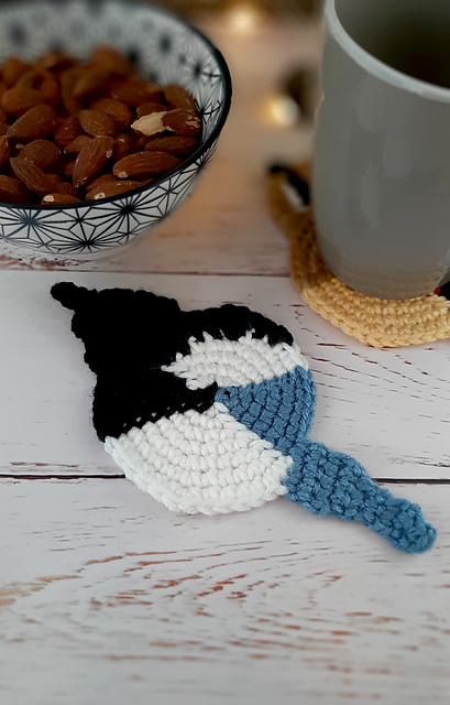 Ravelry: Magpie Coaster pattern by Suzanne Boulet