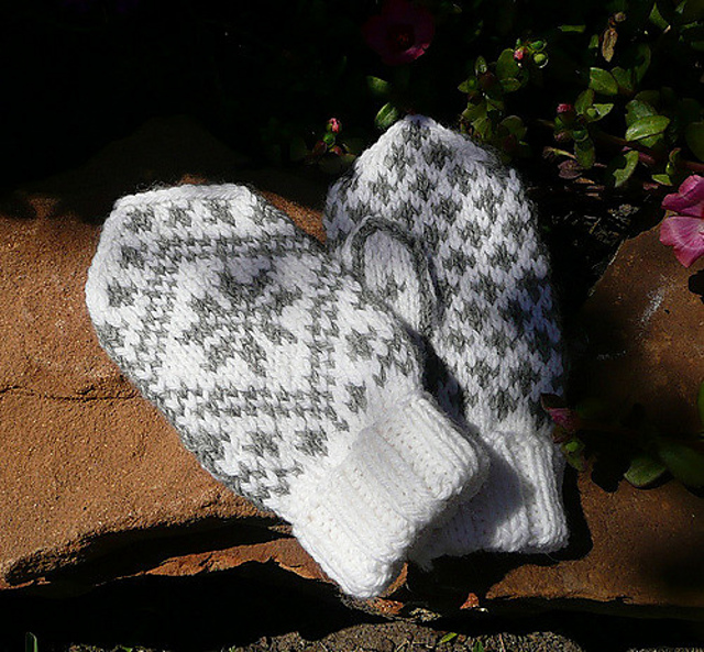 Ravelry: Child Mitten - Traditional pattern pattern by Randi K Design