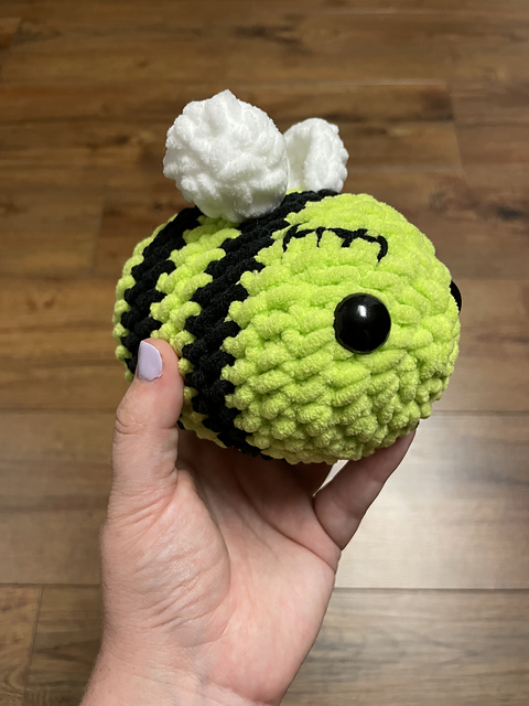 Ravelry: Zom-Bee pattern by Chelsea Berry