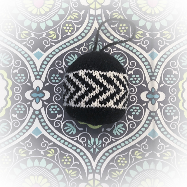 Ravelry: Snow Goose Ornament pattern by Amy Munson