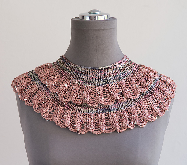 Ravelry: Elizabethan Collar pattern by Brooke Nico