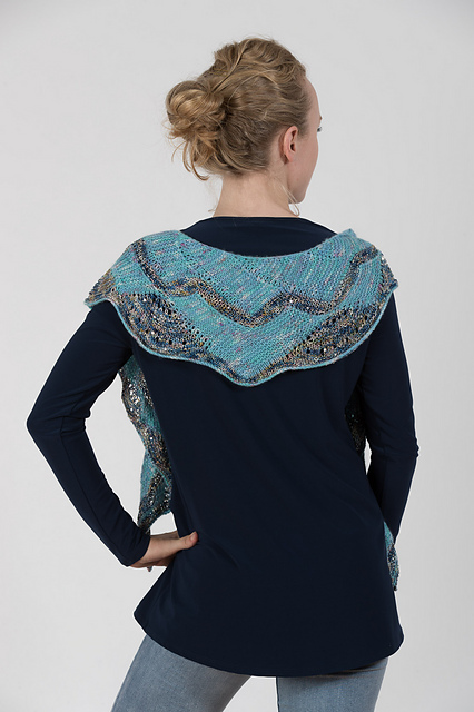 Ravelry: Royal Curves Scarf pattern by Iris Schreier