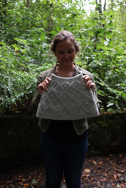 Ravelry: Hedgerow Cowl pattern by Isabelle Ryan
