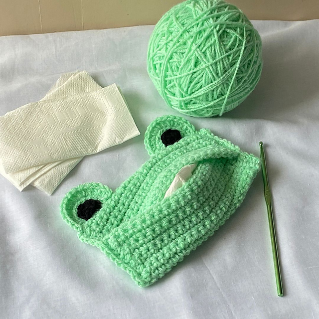 Ravelry: Frog Tissue Pouch pattern by Irene Starr