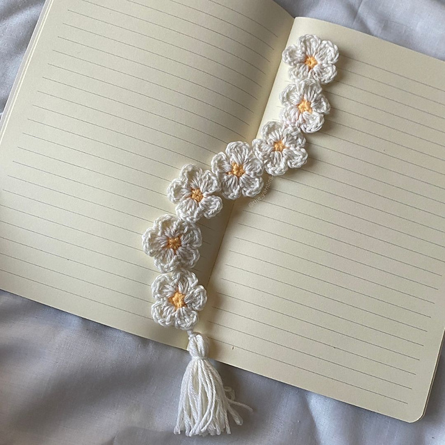 Ravelry: Daisy String Bookmark pattern by Irene Starr