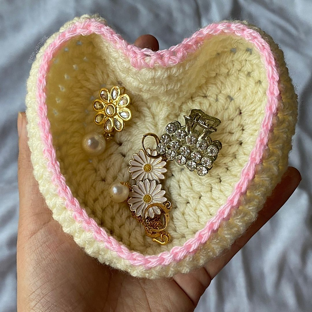 Ravelry: Heart Trinket Dish pattern by Irene Starr