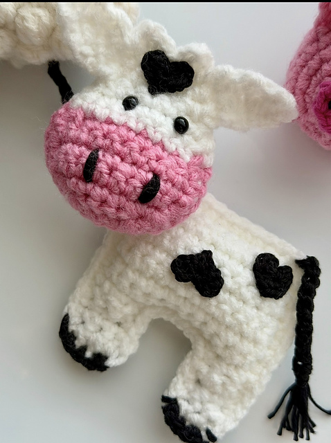 Ravelry: Sweetheart Cow pattern by itslooplab