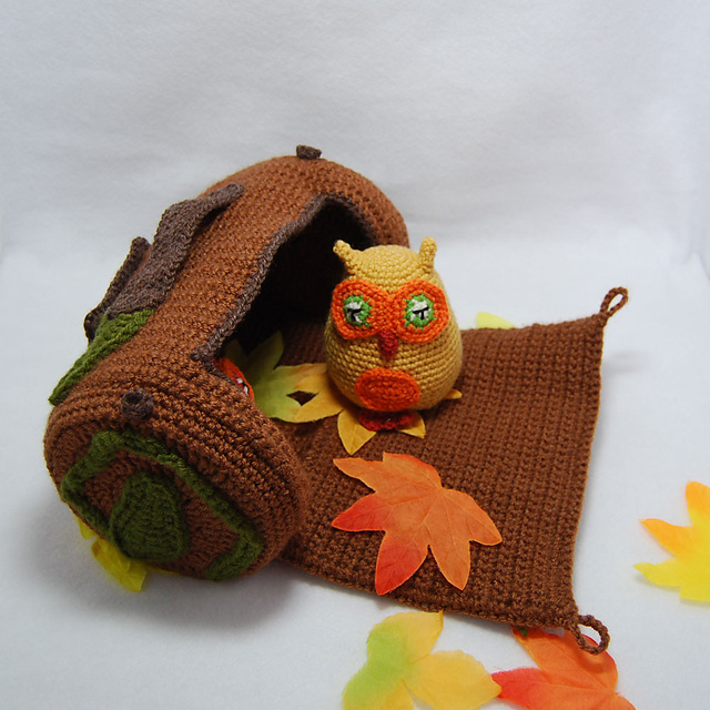 Ravelry: Amigurumi Log Cabin Carrier pattern by Karla Fitch