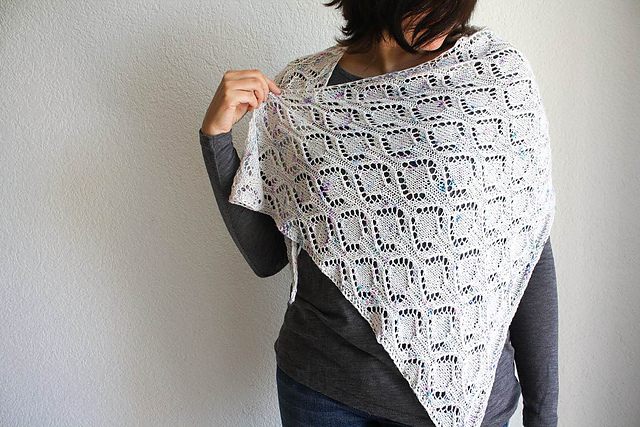 Ravelry: Volute pattern by Nadia Crétin-Léchenne