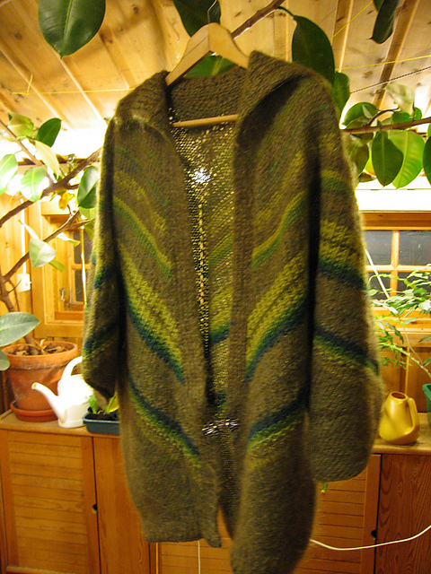 Ravelry: ivaa's KNITTED TRIANGLE JACKET