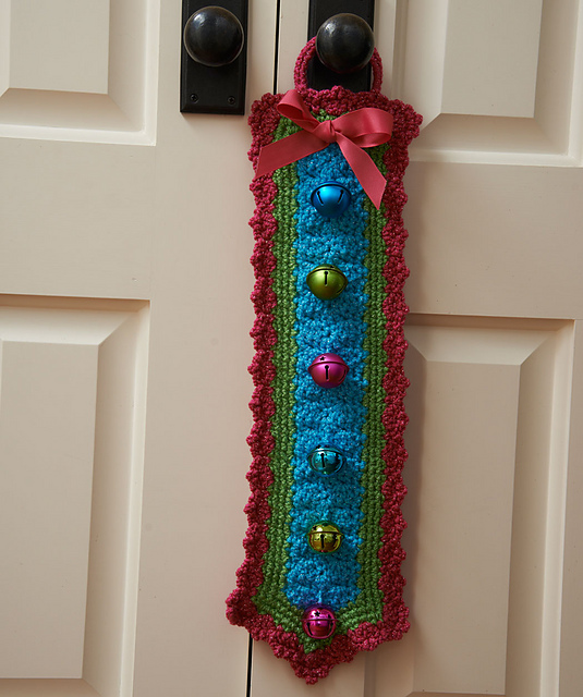 Ravelry: Jingle Bells Door Hanger pattern by Katherine Eng