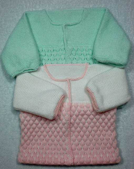 Ravelry: Bubble Tuck Baby Kimono pattern by Jane Niemi