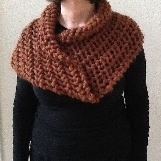 Ravelry: Purse Stitch Cowl pattern by Jane Stringer
