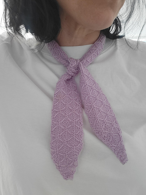 Ravelry: Susan mini scarf pattern by Jane Elise Naustvik