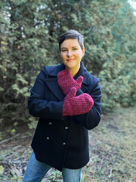 Ravelry: Autumn Berry Mittens pattern by Janine Mudge | Capital Crochet