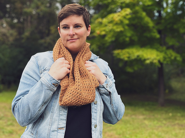 Ravelry: Arrakeen Infinity Scarf pattern by Janine Mudge | Capital Crochet
