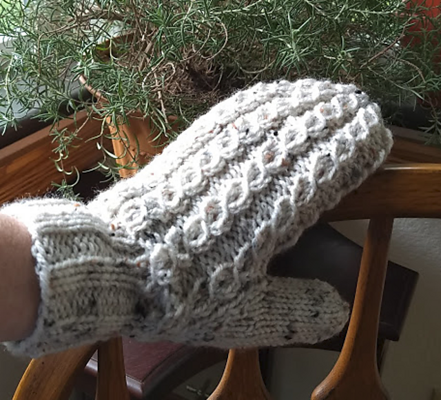 Ravelry: Mock Cabled Mittens pattern by Judy Lamb