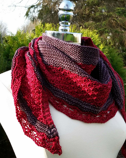 Ravelry: Bellis pattern by Jennifer Donze