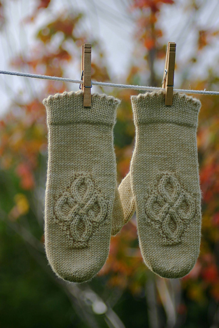 Ravelry: Celtic Flower Mittens pattern by Jennifer Donze