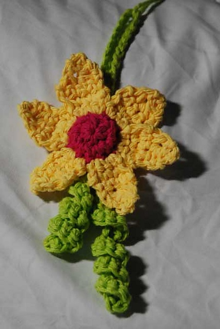 Ravelry: Flower Luggage Tag pattern by Jeanne Steinhilber