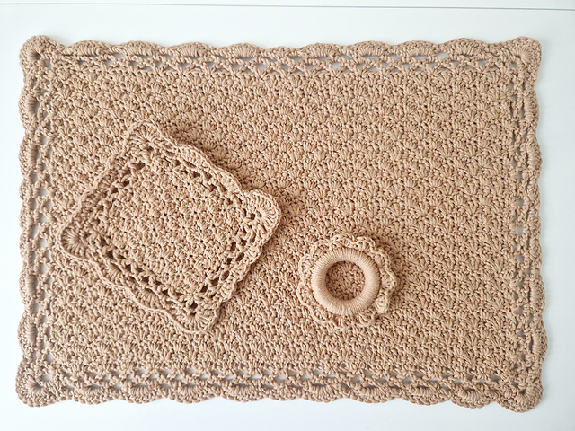 Ravelry: Lotus table set pattern by Ana Teixeira