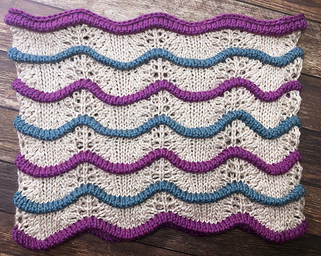 Ravelry: Gentle Waves Cowl pattern by Jen Lucas