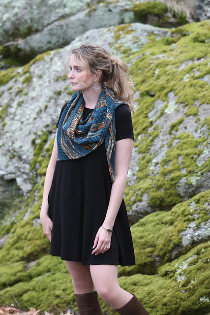 Ravelry: Lil Miss Chelsea Bean Shawl pattern by Jenn Sheelen