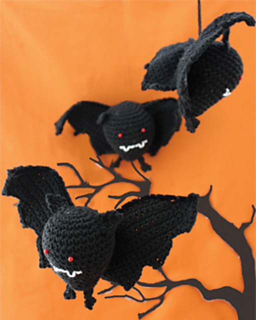 Ravelry: Halloween Bat pattern by Lily / Sugar'n Cream