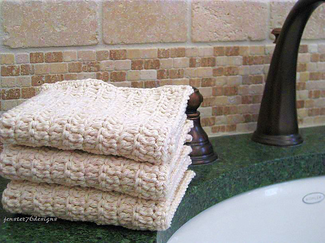 Ravelry: Extra Large Spa Cloth pattern by Jennifer Kaye
