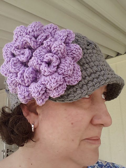 Ravelry: Ginormous Detachable Flower pattern by Jennifer Uribe