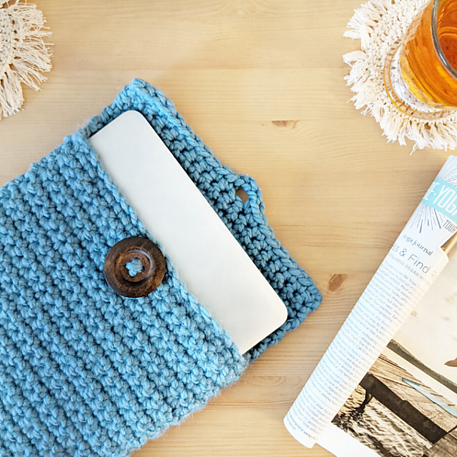 Ravelry: Easy Laptop Case pattern by Nicky Jones