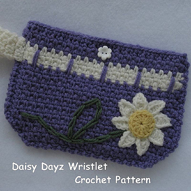 Ravelry: Daisy Dayz Wristlet pattern by the Jewell's Handmades