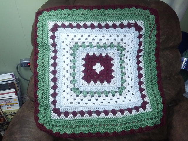 Ravelry: jlbauer0323's Giant granny square afghan (bedspread)