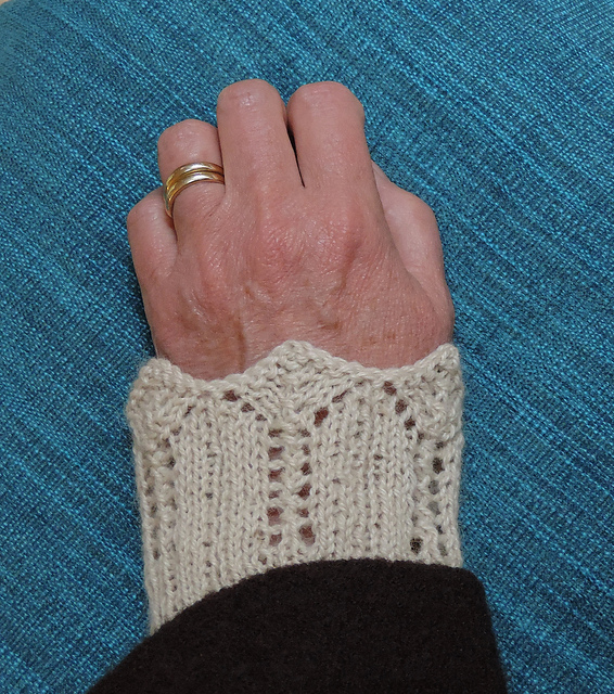 Ravelry: Simple Lace Cuff pattern by Jann Hoppler