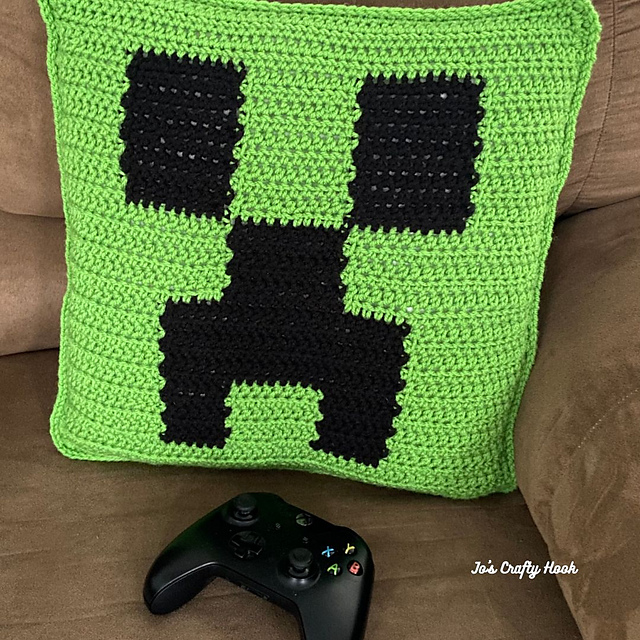 Ravelry: Minecraft Creeper Pillow pattern by Jo's Crafty Hook