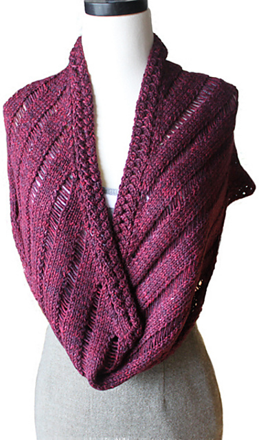 Ravelry: Clapotis Cowl pattern by Lijuan Jing