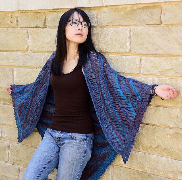 Ravelry: Bear Track Shawl pattern by Lijuan Jing