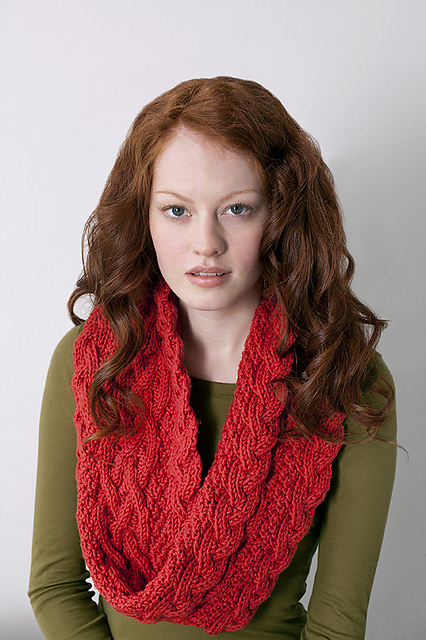 Ravelry: Reversible Mobius Cowl pattern by Charlotte Walford