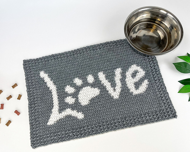 Ravelry: Paw Print Love Mat pattern by Jo Edwards
