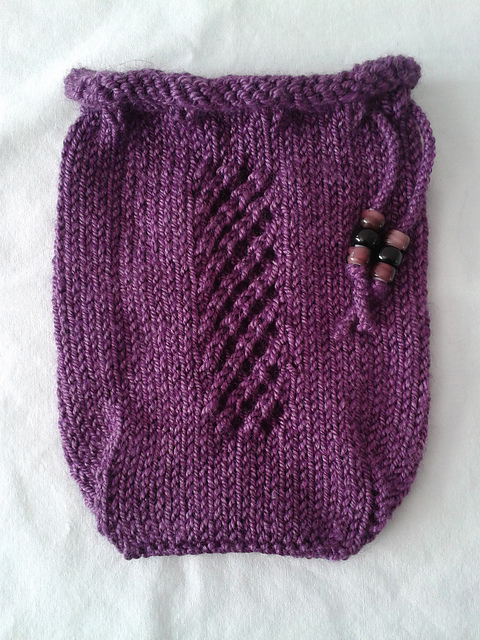 Ravelry: Diamond Pane Window Tarot Bag pattern by Joy Vernon